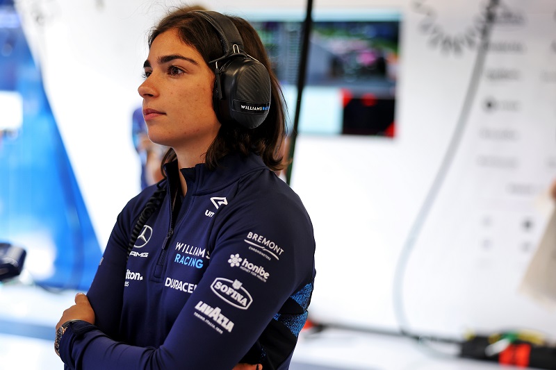 Jamie Chadwick Continues with Williams Driver Academy into 2023 Despite ...
